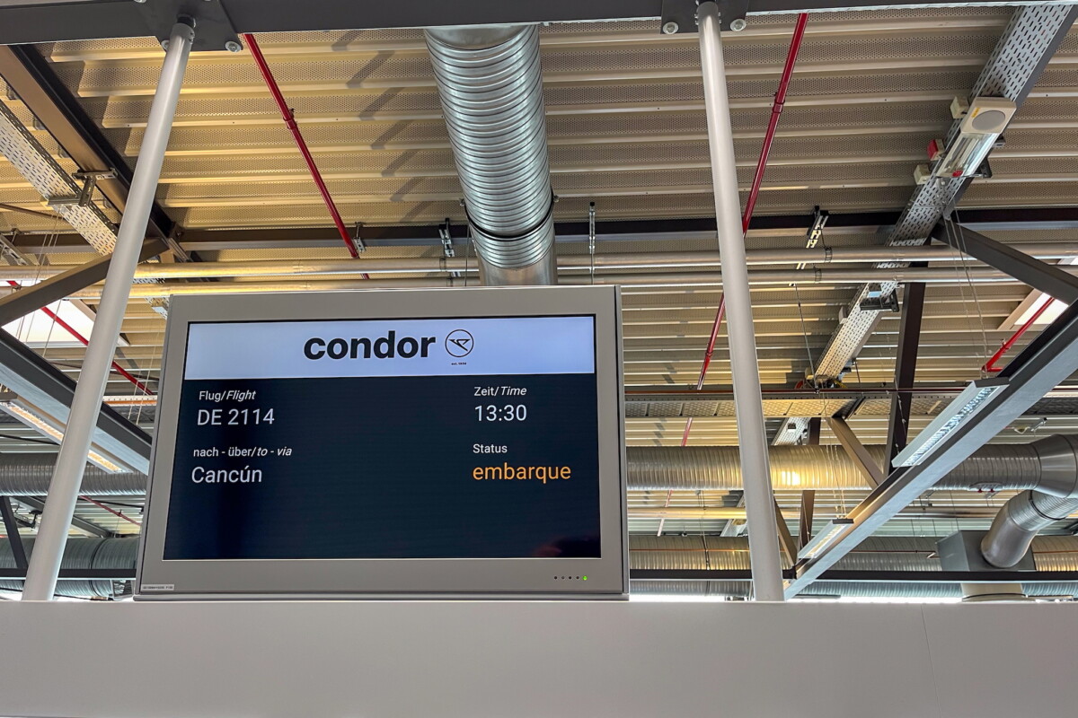 Condor Premium Economy Airbus A330neo to Cancun (Trip Report 2025)
